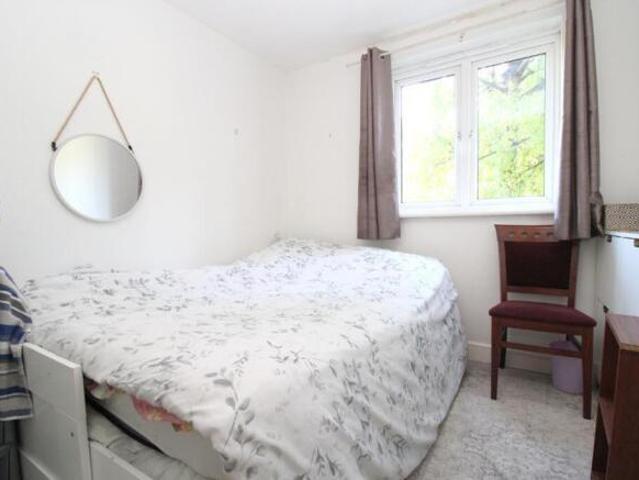 2 bedroom flat for sale in Foxglove Way, Luton, LU3
