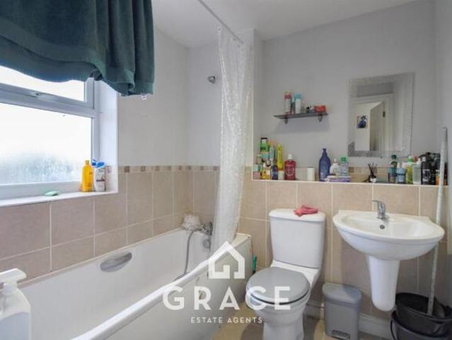 2 bedroom flat for sale in Foxhall Road, Ipswich, IP3