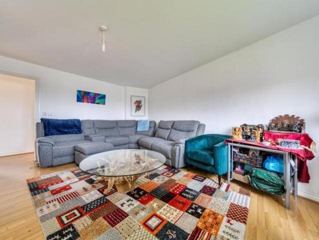2 bedroom flat for sale in Florey Court, Old Town, Swindon, SN1
