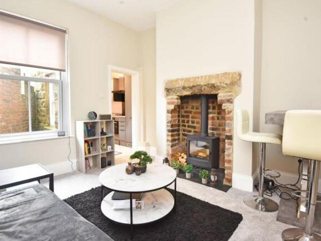 2 bedroom flat for sale in West Cliffe Terrace, Harrogate, HG2 0PT, HG2
