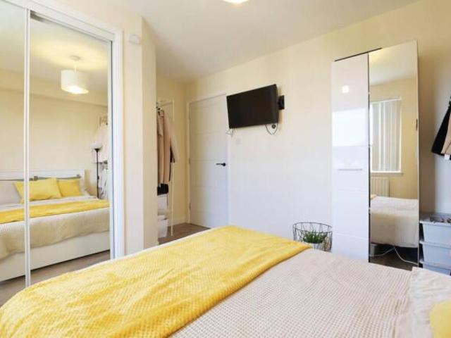 2 bedroom flat for sale in Flat 15, 11 Hawkhill Close, Edinburgh, EH7 6FG, EH7