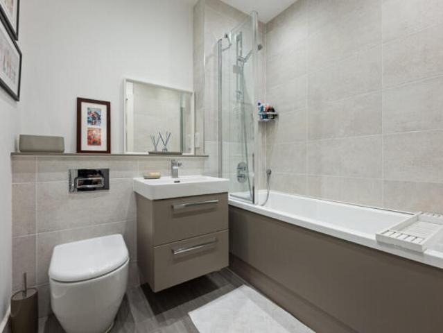 2 bedroom flat for sale in Flat 3, 4 Mansionhouse Court, Langside, G41 3DD, G41