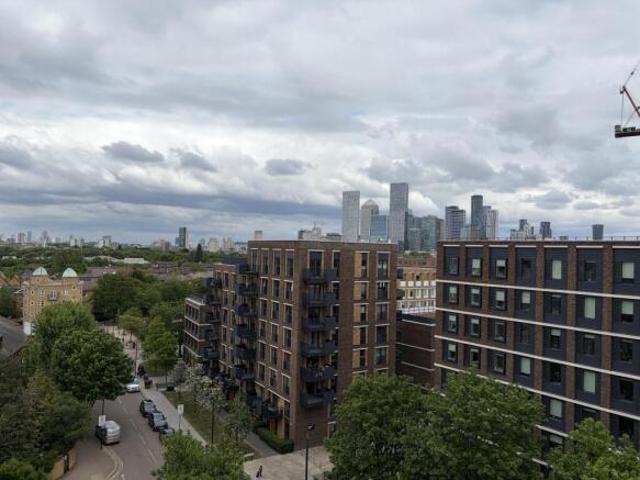 2 bedroom flat for sale in Flat 672 Pavillion House, Water Gardens Square, Canada Water, London, SE16