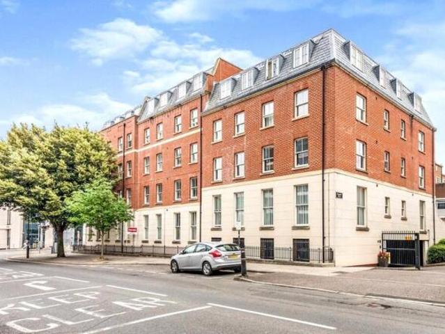 2 bedroom flat for sale in Flagstaff Court, Canterbury, Kent, CT1