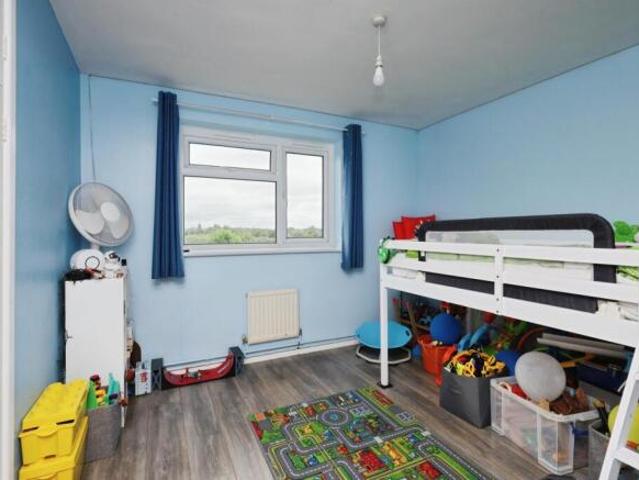 2 bedroom flat for sale in Fletching Road, Eastbourne, BN22