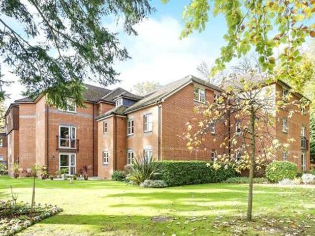 2 Bedroom Flat For Sale In Fleet, Hampshire