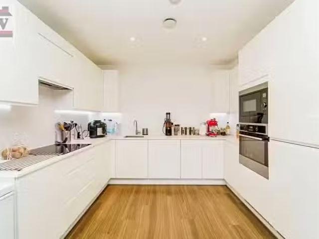 2 Bedroom Flat For Sale In Frazer Nash Close, Isleworth, TW7