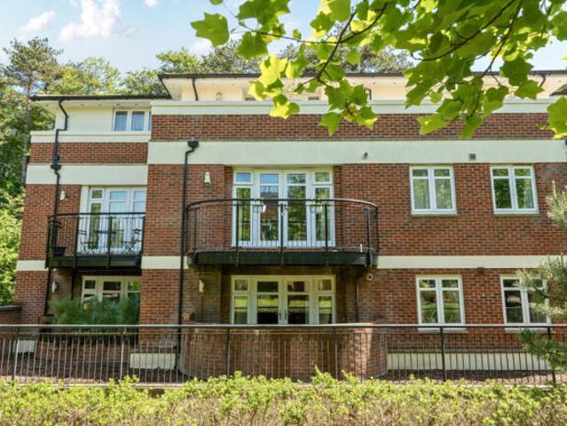 2 bedroom flat for sale in Fraser Gardens, Winchester, Hampshire, SO22