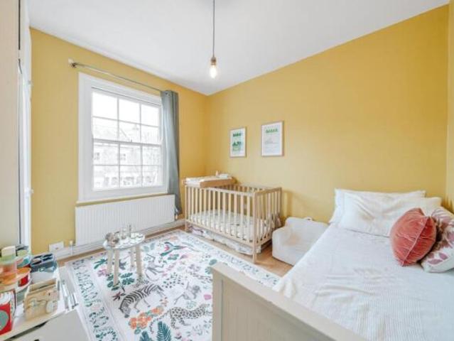 2 bedroom flat for sale in Freedom Street, Battersea, London, SW11