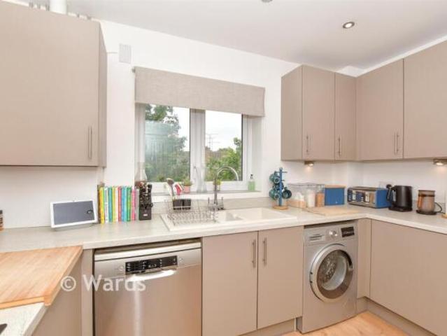 2 bedroom flat for sale in Fuggles Close, Headcorn, Kent, TN27