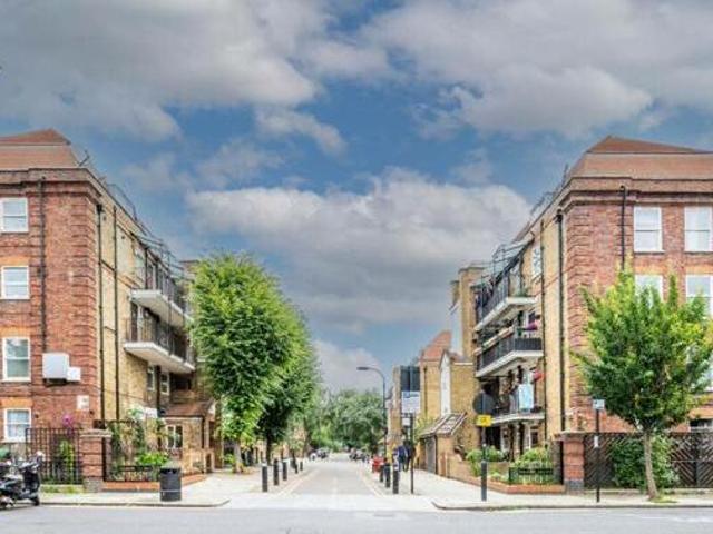 2 Bedroom Flat For Sale In Fulham Broadway, London