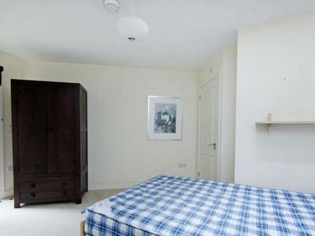 2 Bedroom Flat For Sale In Fulham, London