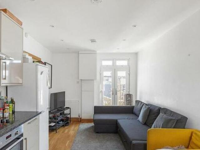 2 Bedroom Flat For Sale In Fulham, London