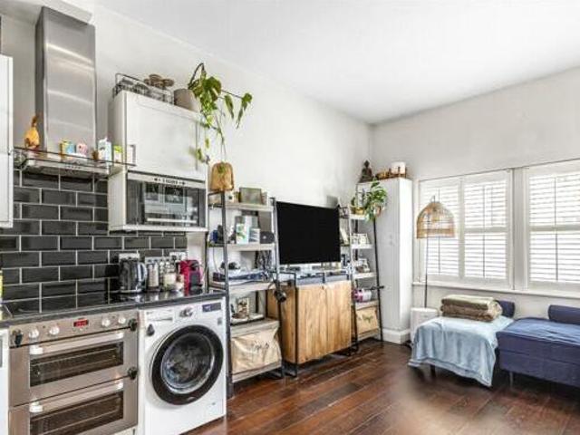 2 Bedroom Flat For Sale In Fulham, London