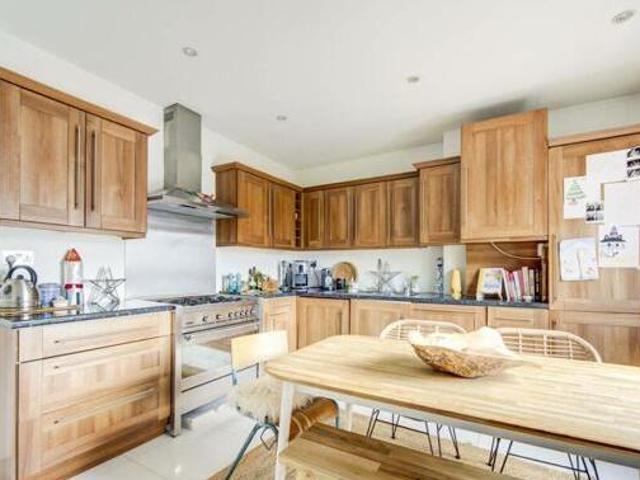 2 Bedroom Flat For Sale In Fulham, London