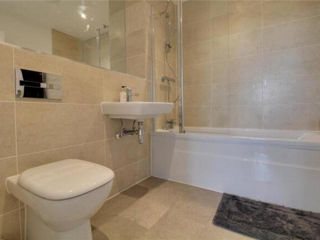2 bedroom flat for sale in Fullbrook Drive, Basingstoke, Hampshire, RG21