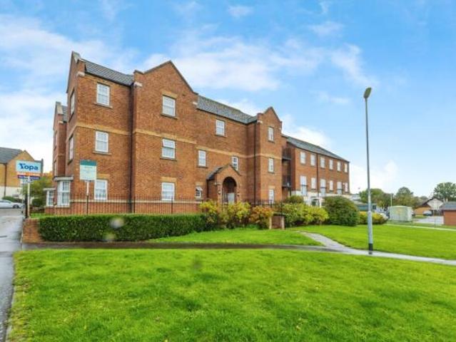2 bedroom flat for sale in Fulmen Close, Lincoln, LN1