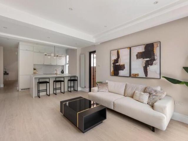 2 bedroom flat for sale in Furness Road London NW10