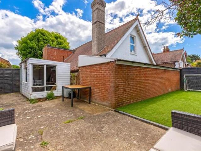 2 bedroom flat for sale in Gaisford Close, Worthing, BN14