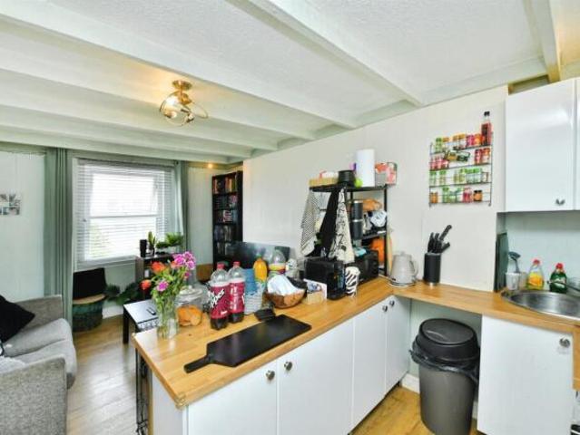2 bedroom flat for sale in Gascoyne Place, Plymouth, PL4