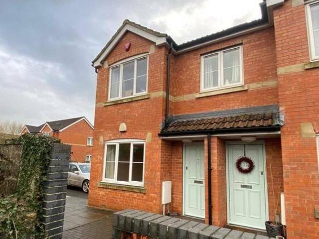 2 bedroom flat for sale in Gate Lane Wells Somerset BA5