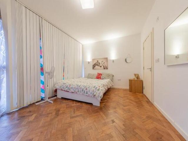 2 bedroom flat for sale in Generator Hall, Electric Wharf, Coventry, CV1
