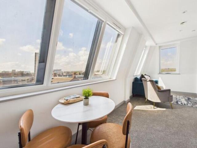 2 bedroom flat for sale in George Street, Hull, HU1