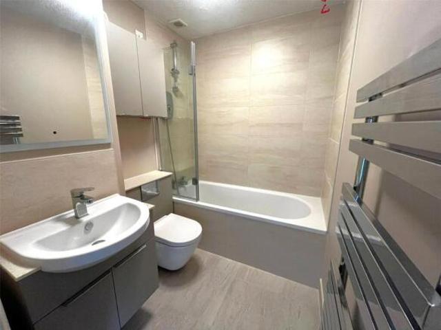 2 bedroom flat for sale in Gershwin Court, Basingstoke, Hampshire, RG22