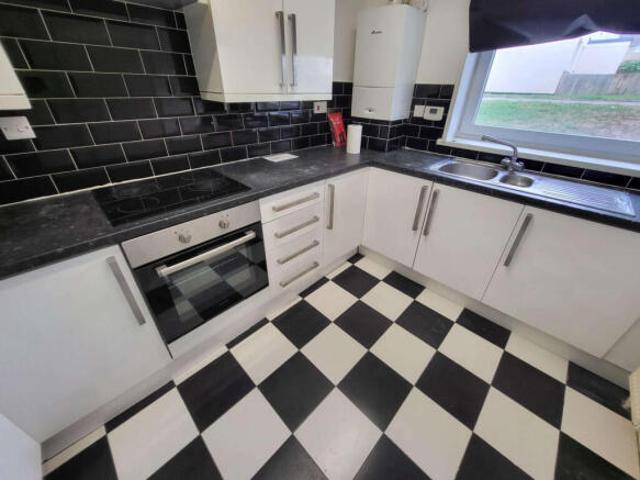 2 bedroom flat for sale in GF Essex Close, LU1