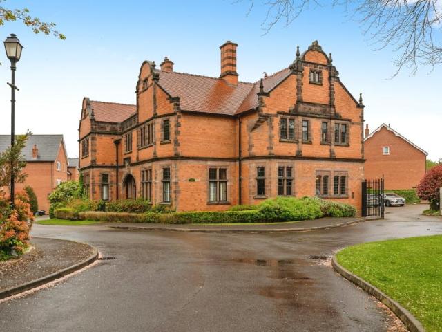 2 bedroom flat for sale in Gilwern Close, CHESTER, Cheshire, CH1