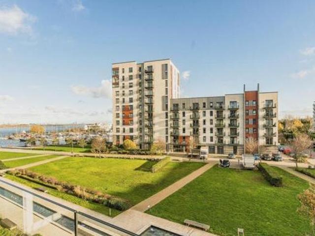 2 Bedroom Flat For Sale In Gillingham, Kent