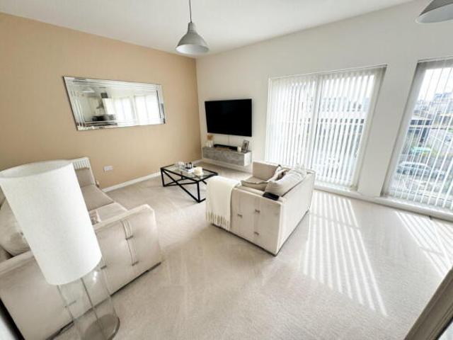 2 bedroom flat for sale in Golwg Y Garreg Wen, SA1