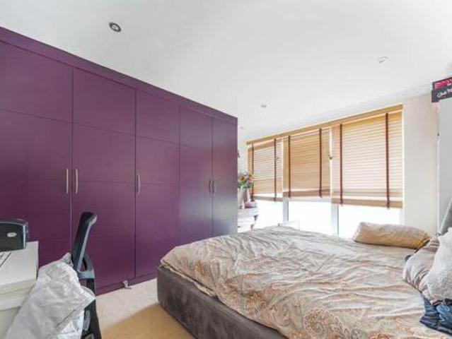 2 Bedroom Flat For Sale In Golders Green, London
