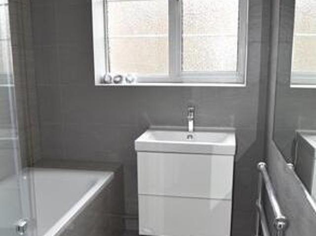 2 Bedroom Flat For Sale In Golders Green Road, London