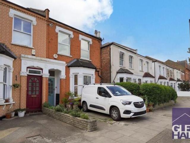 2 bedroom flat for sale in Goring Road, Bounds Green, N11