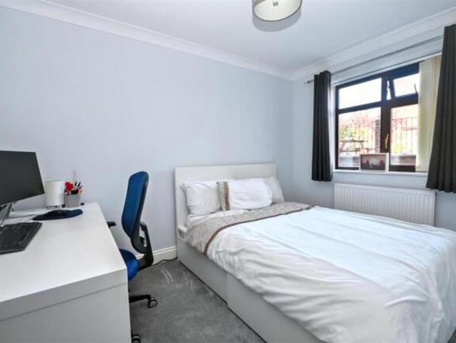 2 bedroom flat for sale in Gorringe Road, Eastbourne, BN22