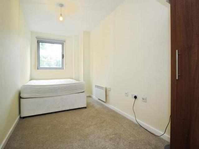 2 bedroom flat for sale in Gotts Road, Leeds, LS12