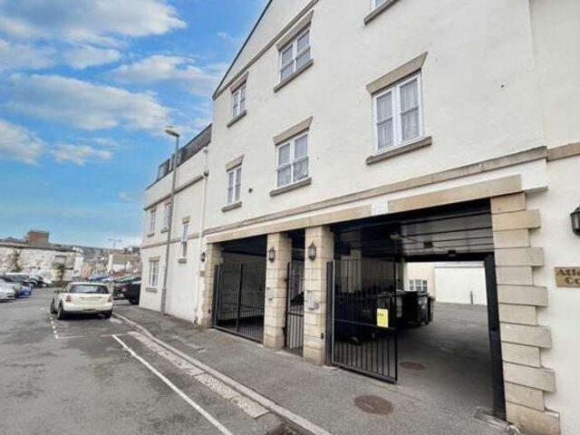 2 Bedroom Flat For Sale In Gloucester Mews