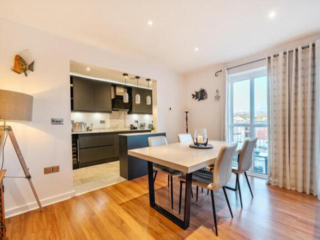 2 bedroom flat for sale in Gloucester Square, Southampton, Hampshire, SO14