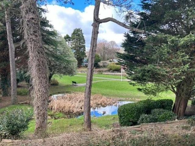 2 Bedroom Flat For Sale In Gladstone Gardens Court Buttrills Road