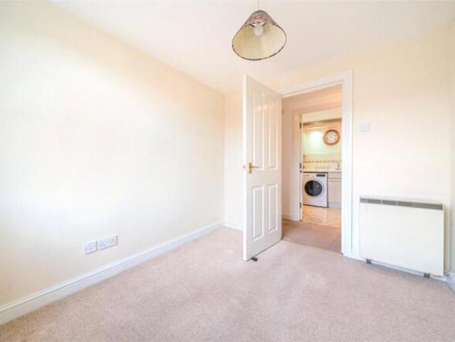 2 bedroom flat for sale in Gladstone Road, Orpington, BR6