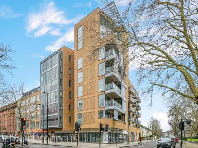 2 bedroom flat for sale in Glengall Road, London, SE15