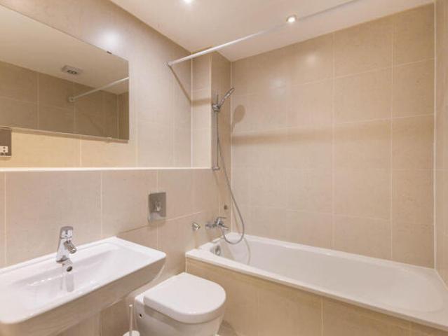 2 bedroom flat for sale in Grove Park Crescent, Gosforth, Newcastle upon Tyne, NE3