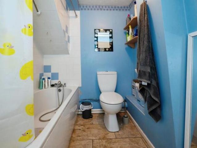 2 bedroom flat for sale in Grove Road, Southampton, SO15