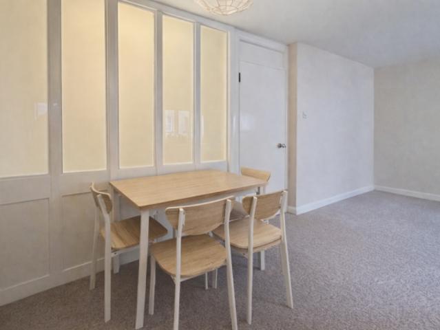 2 bedroom flat for sale in Grove Street, Bath, BA2 6PN, BA2
