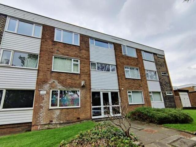 2 Bedroom Flat For Sale In Grainger Park, Newcastle Upon Tyne