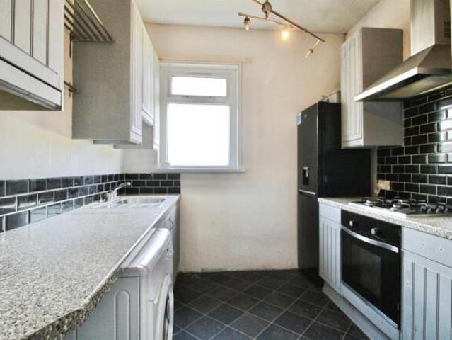 2 bedroom flat for sale in Grand Avenue, Cardiff, CF5