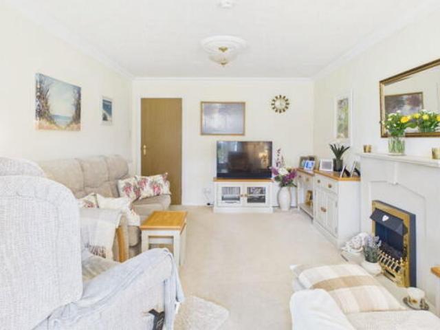 2 bedroom flat for sale in Grand Avenue, Worthing, BN11 5BP, BN11