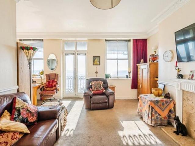 2 bedroom flat for sale in Grand Parade, Eastbourne, BN21