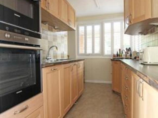 2 bedroom flat for sale in Granville Road, Eastbourne, BN20 7HA, BN20